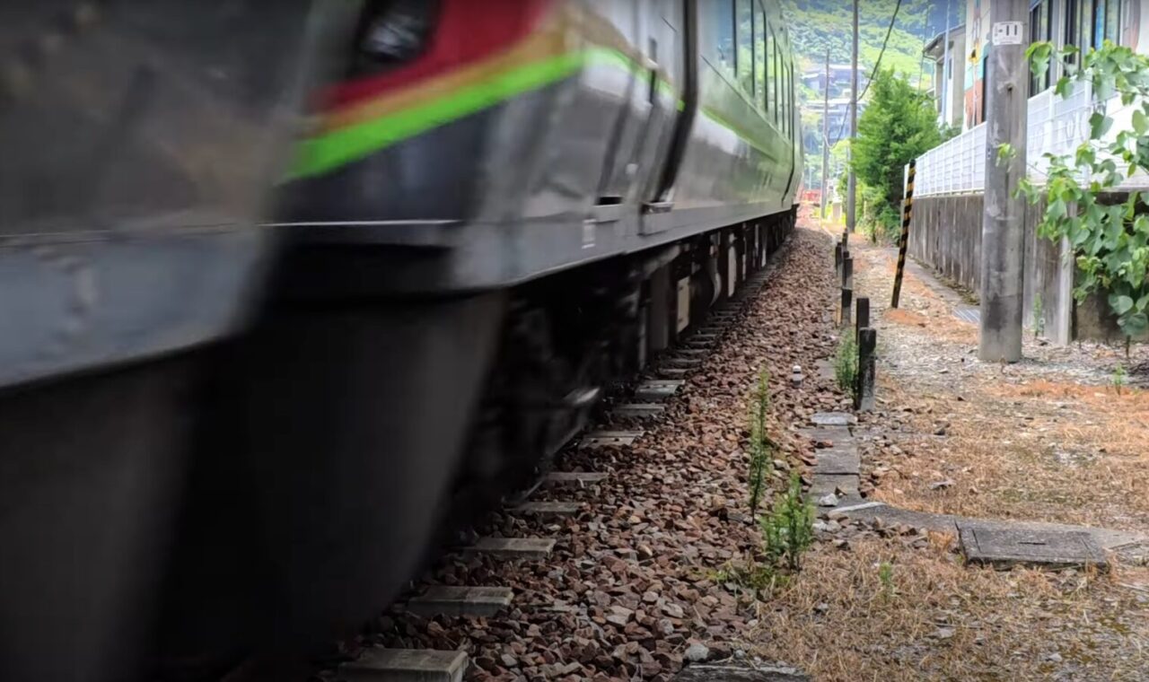 2700系 化け物と呼ばれる理由と魅力の全貌紹介 | Shikokuレールノート