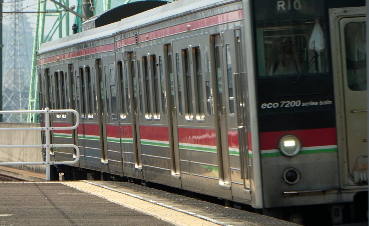 JR四国 7200系は何がすごい？導入背景から人気の理由まで紹介 | Shikokuレールノート